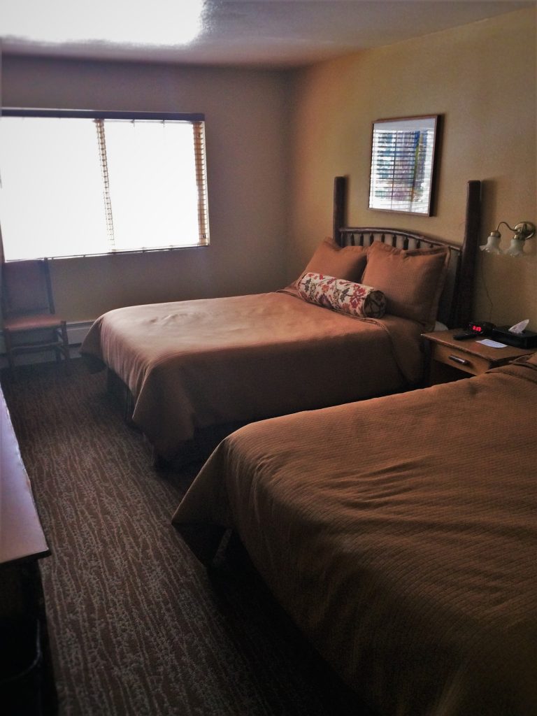 Family travel to John Muir Lodge in Kings Canyon National Park