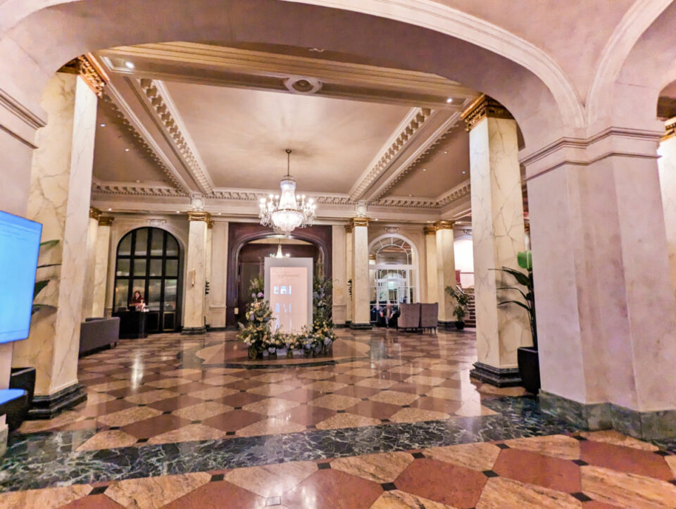 Review of the Fairmont Palliser Hotel in Downtown Calgary, Alberta - WOW.