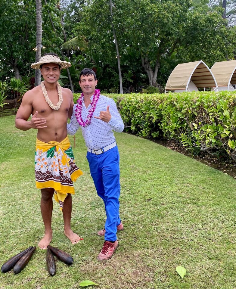 Staying at the King Kamehameha Beach Resort in Kailua-Kona on the Big ...