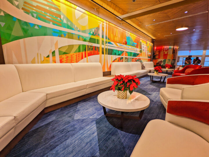 Disney's Contemporary Resort: Awesome and Trendy Hotel At Magic Kingdom