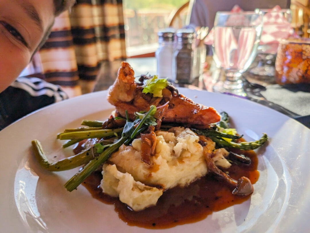 Glacier Park Lodge - a Yesteryear National Park Lodge Not to Miss ...